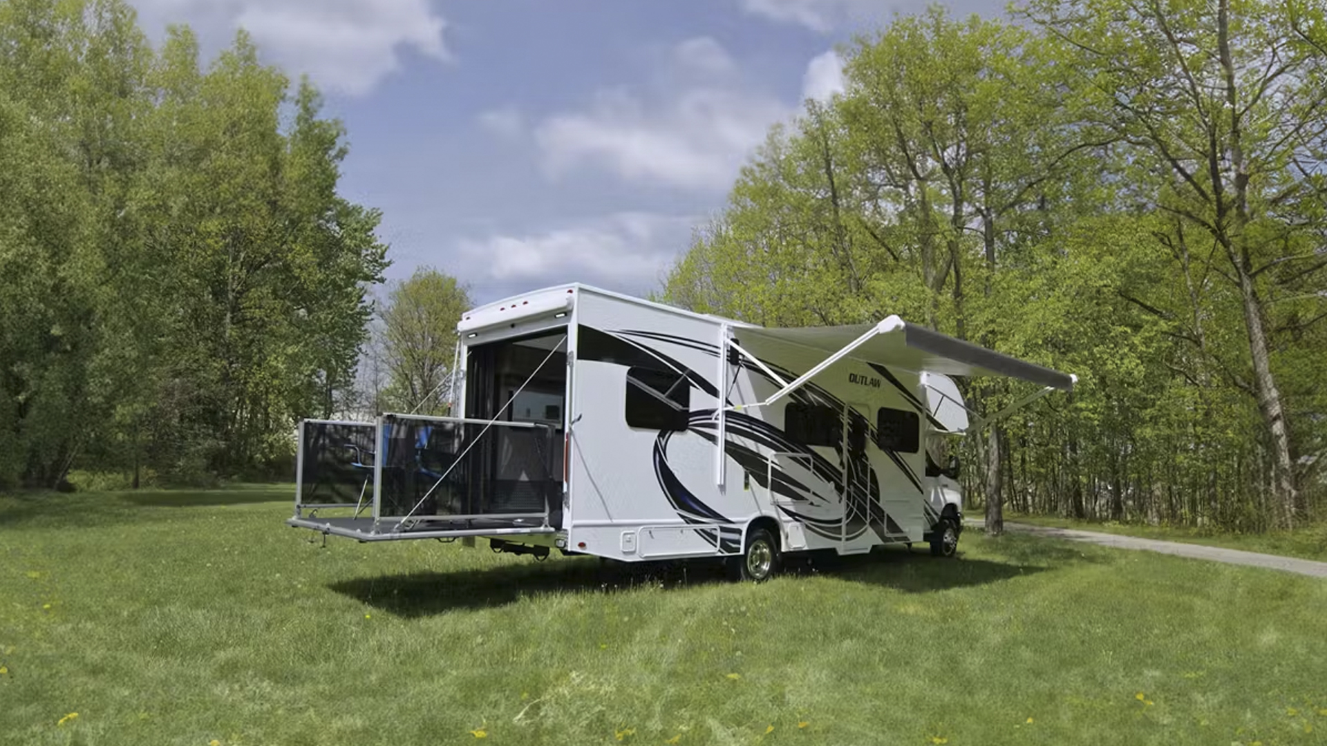 10 Innovative Toy Hauler Garage Ideas