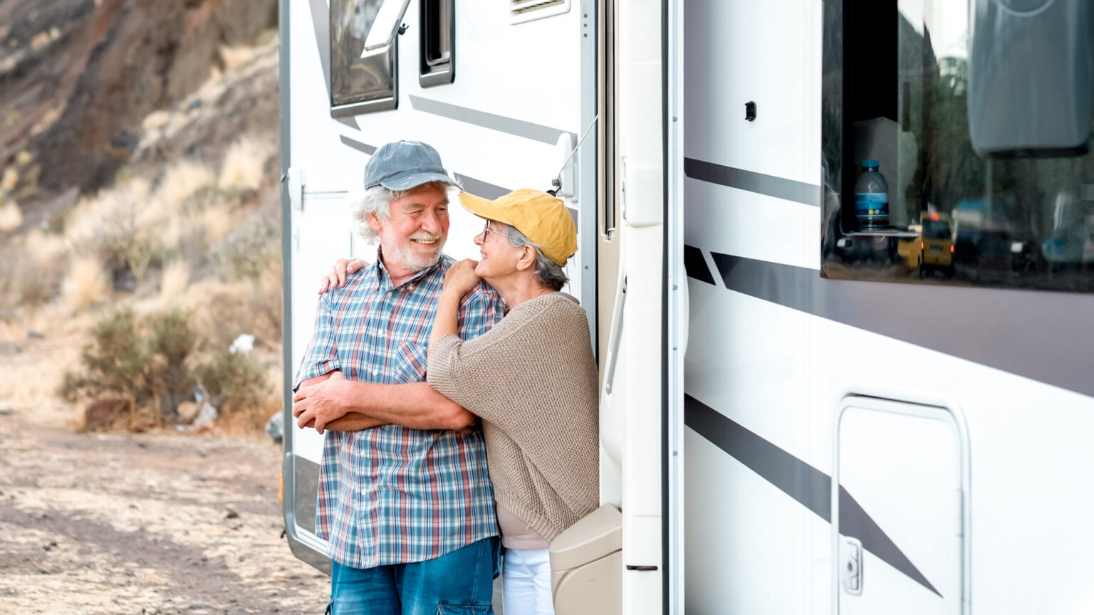 How to Choose The Best Small RV for Seniors: Top 7 Options